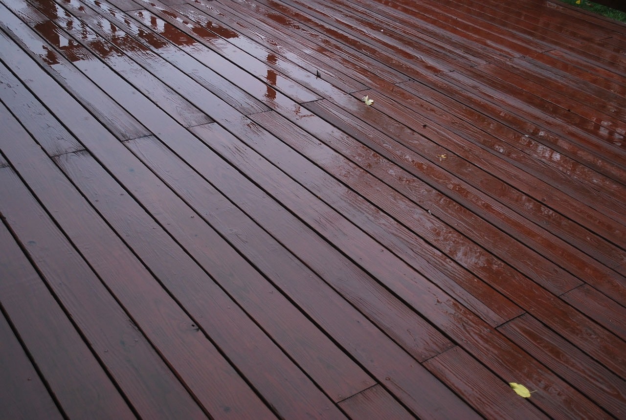 5 Big Deck Care Musts - So Clean